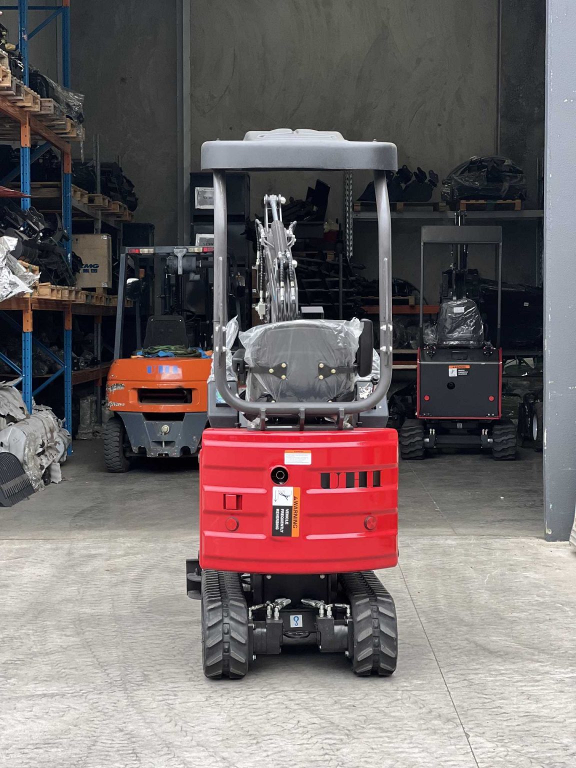 UME12P 14Hp Kubota Engine mini excavator with Swing Boom, Expandable ...